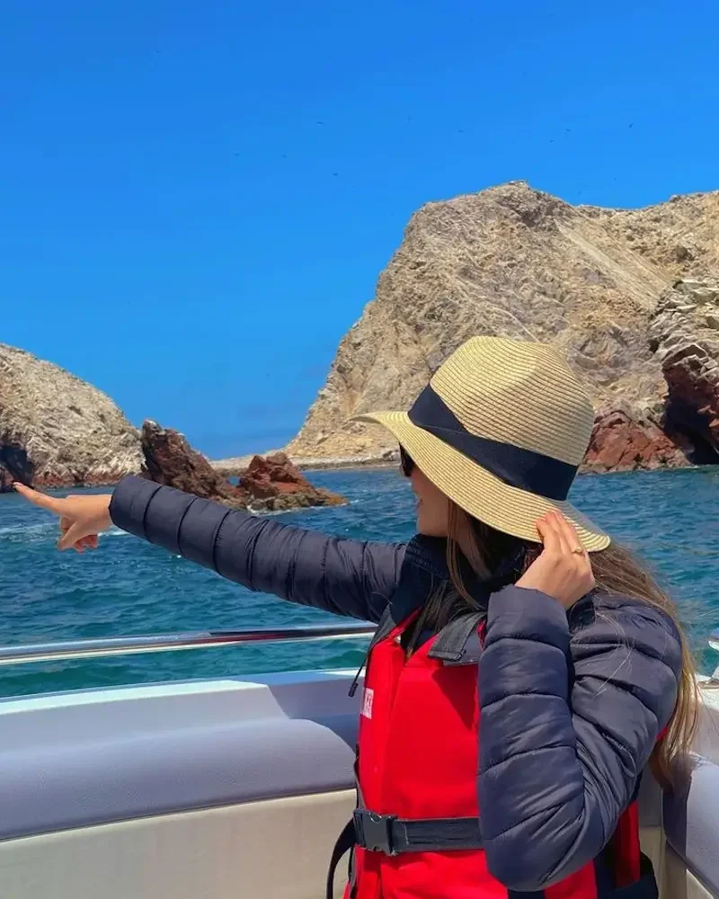 How to take tours in Ballestas Islands Peru.
